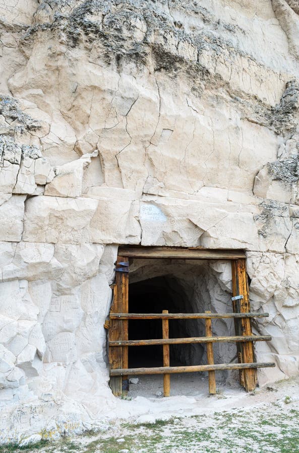 Register Cliff State Historic Site Stock Photo - Image of sandstone ...