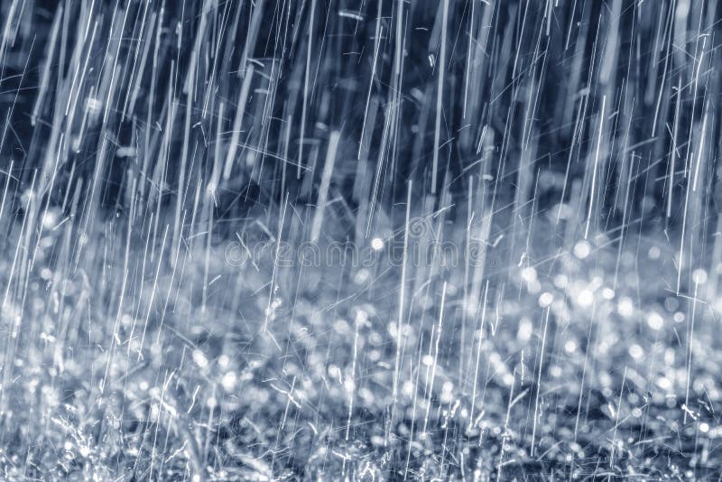 Regn fotografering för bildbyråer. Bild av falla, damm - 70739379