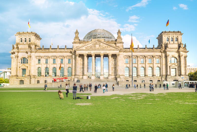 Reichstag in Berlin editorial image. Image of clouds - 39506940