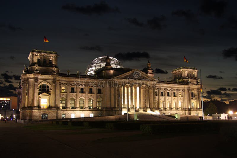 Reichstag at night stock photo. Image of brandenburg - 63017940