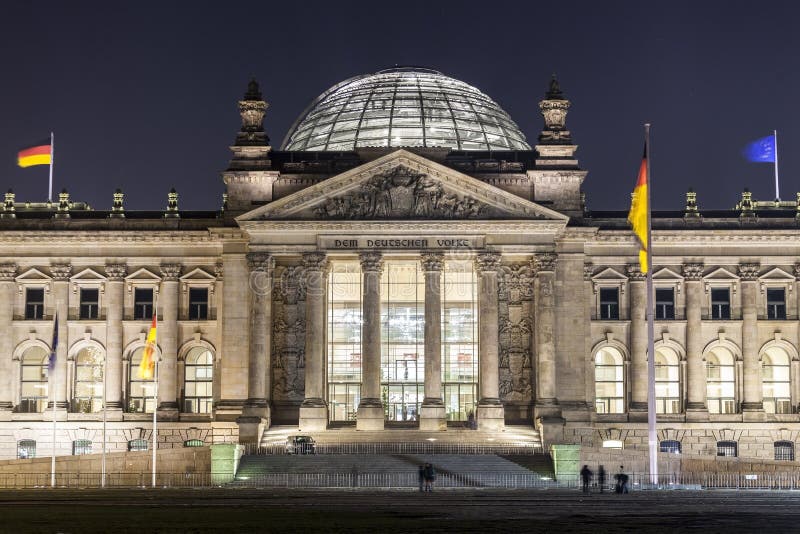 Deutsches Parlament Reichstag Stockfoto - Bild von markierungsfahnen ...