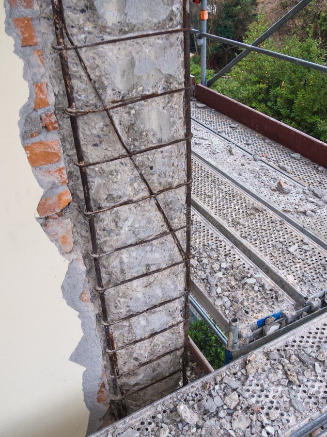 Reinforced Concrete Structure Deteriorated Stock Image - Image of ...