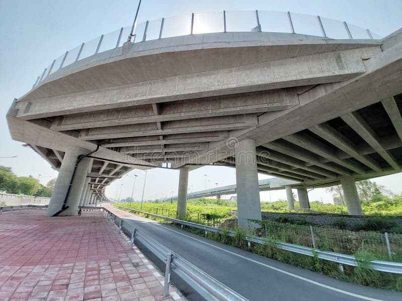 Reinforced Concrete Structure of Railway Bridges in Urban Areas Stock ...