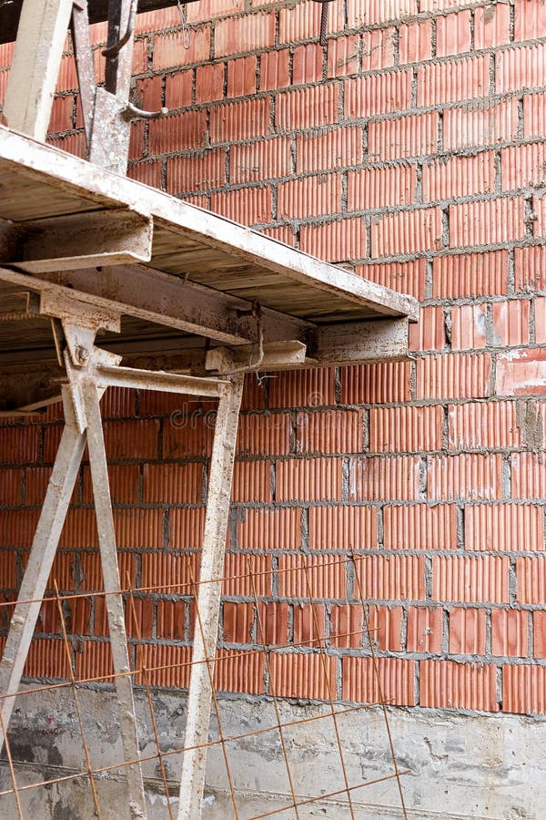 Reinforced Scaffolding for the Work of Masons in the Construction of ...