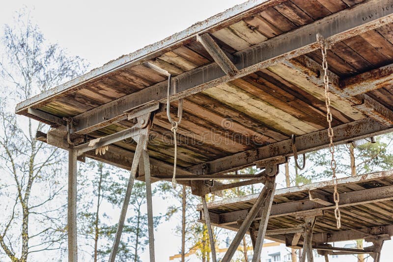 Reinforced Scaffolding for the Work of Masons in the Construction of ...