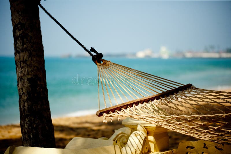 Hamac Pour La Relaxation Avec Une Vue De Mer Image stock - Image du ...