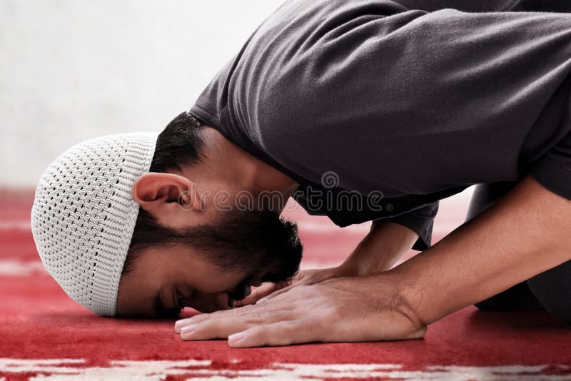 Religious Muslim Man Praying with Rosary Beads Stock Image - Image of ...