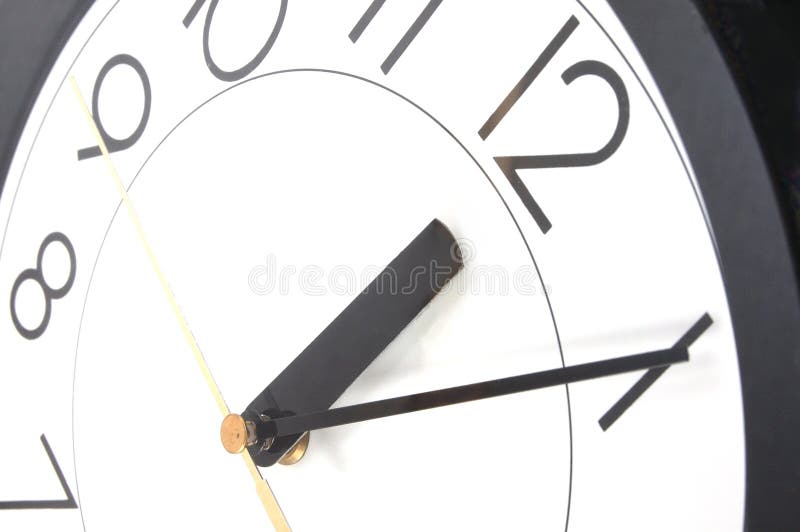 Reloj 12 foto de archivo. Imagen de oficina, paso, rotura - 6844158