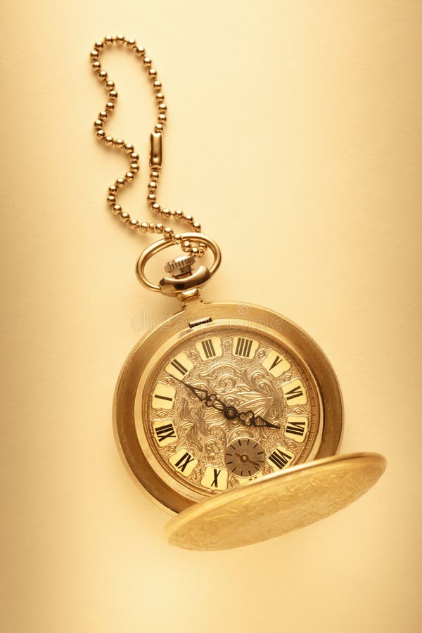 Reloj De Oro Del Bolsillo Con La Cadena Imagen de archivo - Imagen de ...