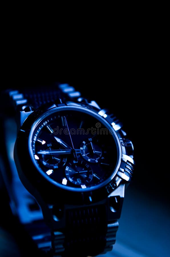 Reloj Elegante Moderno En Tono Azul Imagen de archivo - Imagen de ...