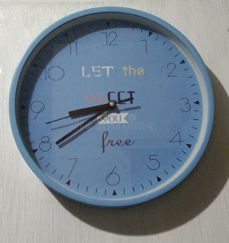 Reloj a las 9 40 pm imagen de archivo. Imagen de reloj - 212903561