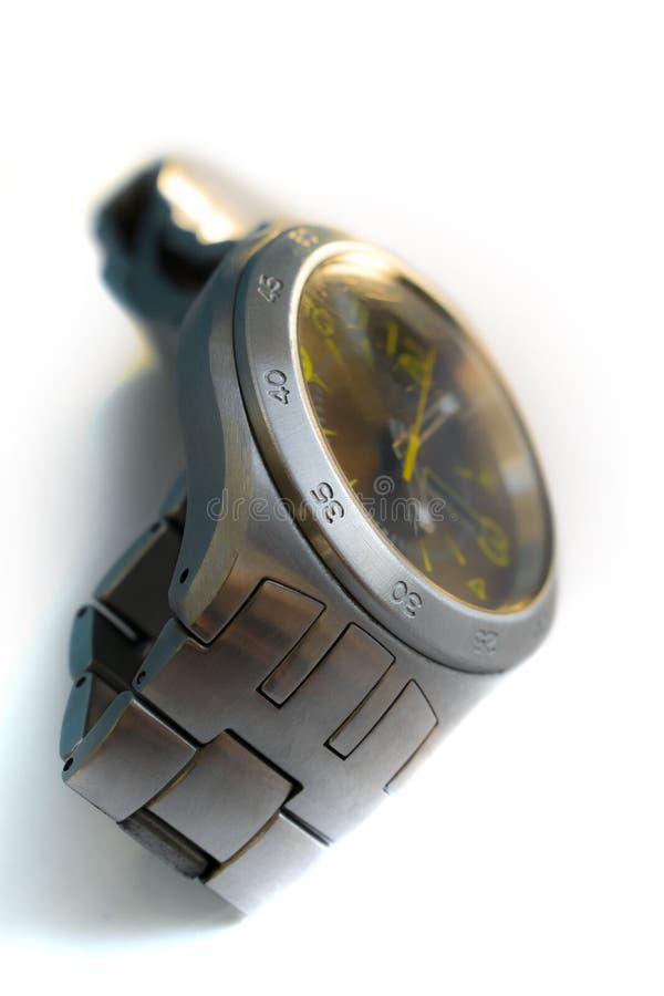 Reloj moderno foto de archivo. Imagen de plata, reloj - 82198442