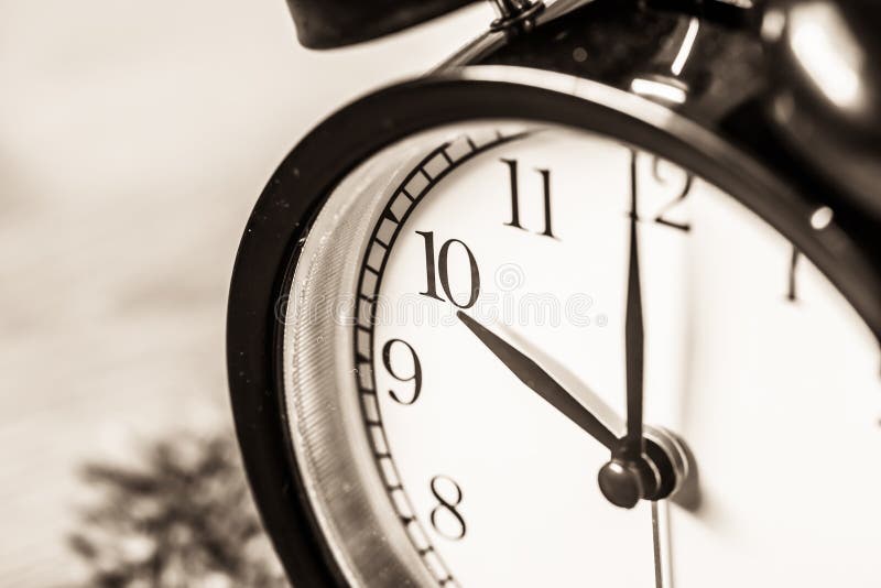 Reloj Retro Del ` Del Clockat 10 O Del Vintage Imagen de archivo ...