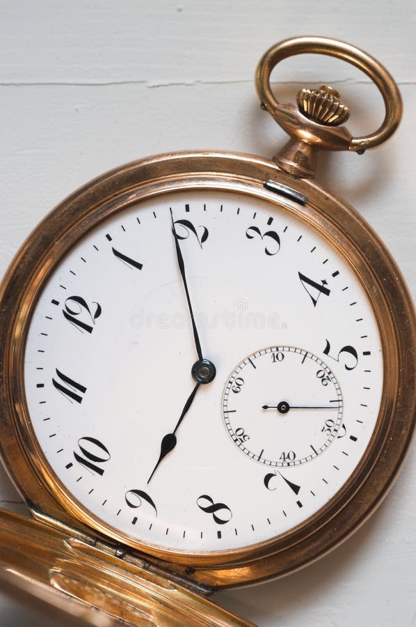 Reloj viejo imagen de archivo. Imagen de segundo, figura - 9385483
