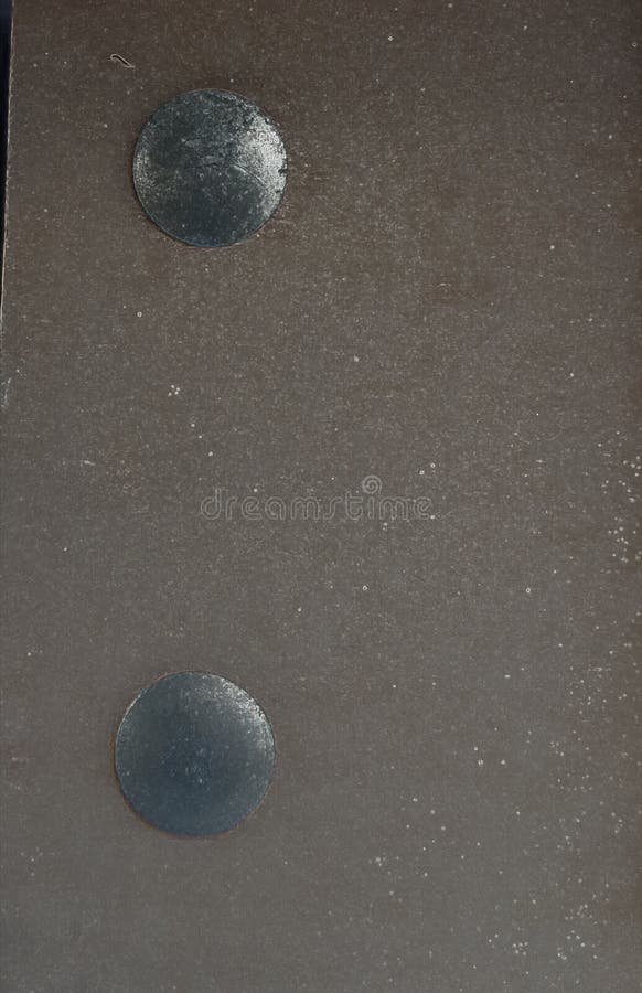 Remaches Redondos En Puerta De Madera Vieja Imagen de archivo - Imagen ...