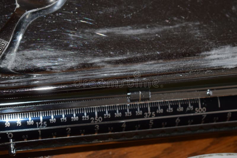 350 grams shown on a scale stock image. Image of remaining - 232109591