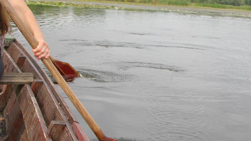 Remar un barco almacen de video. Vídeo de vacaciones - 111587737