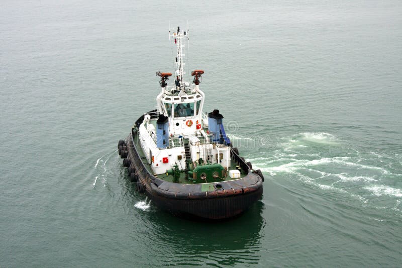 Remorqueur photo stock. Image of intense, industrie, incendie - 12852836