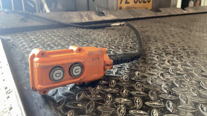 Remote Control Pendant Switch for Cargo Trucks or Industrial Use. Put ...