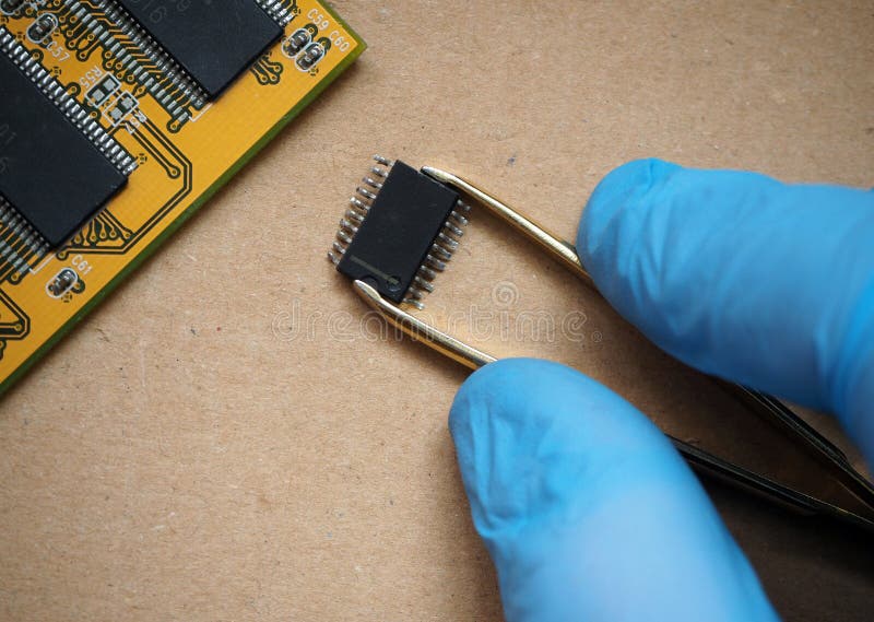 Removed semiconductor chip stock photo. Image of silicon - 280092406