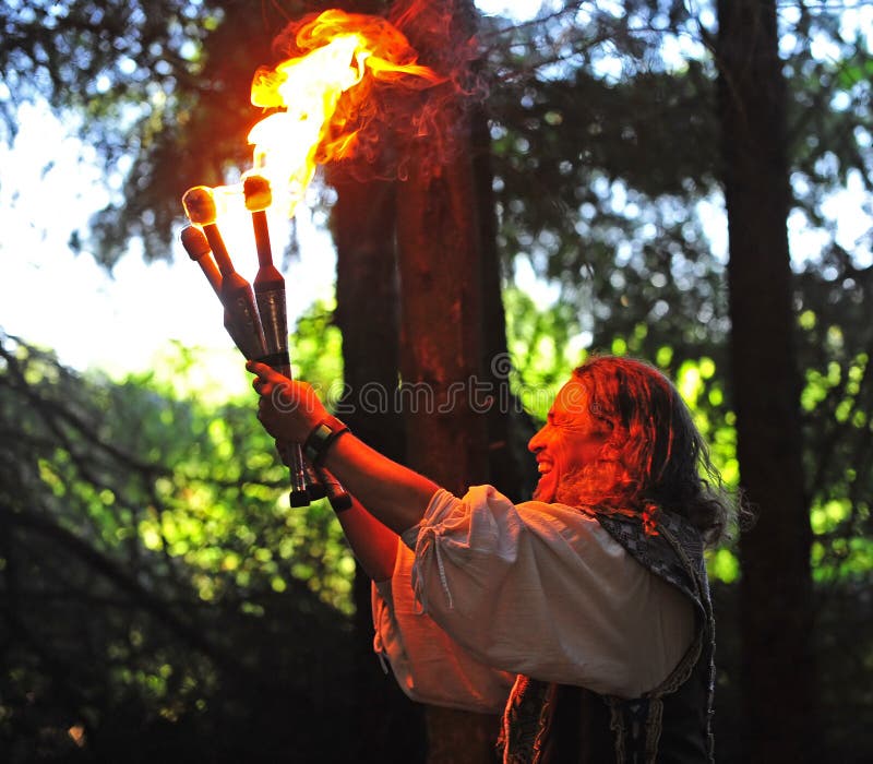 Renaissance fayre juggler editorial photo. Image of medieval - 20469246