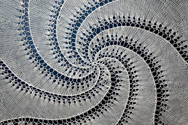 Renda Branca De Malha Em Fundo Preto Ilustração Stock - Ilustração de ...