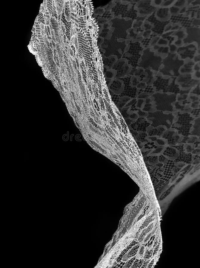 Renda Branca Sobre Fundo Preto Foto de Stock - Imagem de flor, têxtil ...