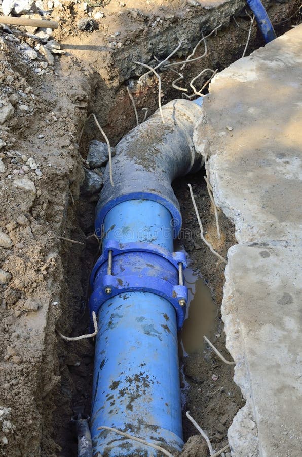Broken Pipe stock photo. Image of fracture, leaking, water - 21284892