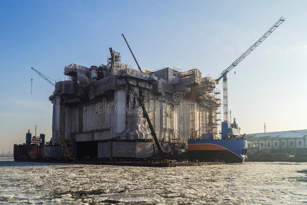 Repair of drilling rig stock photo. Image of repair, harbor - 37872794