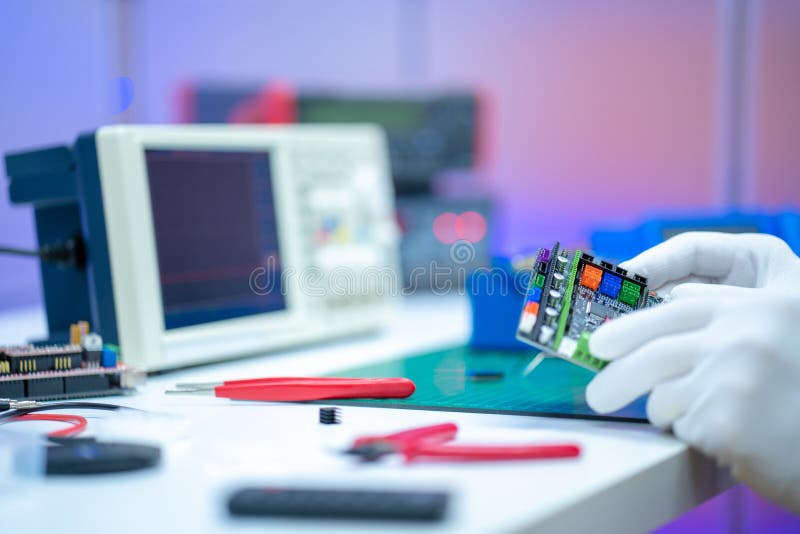 Repair electronics device stock image. Image of diagnose - 187467761
