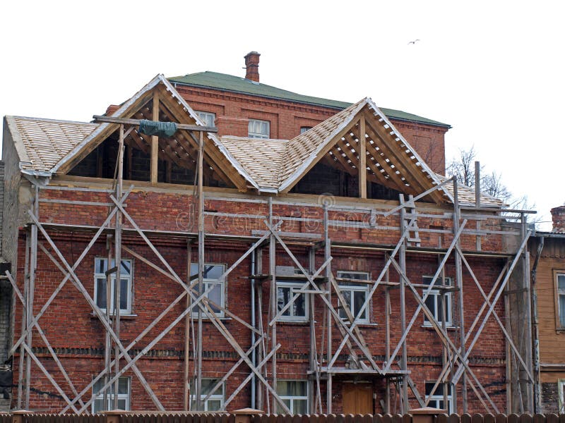 New Build House with Roof Rafters and Scaffolding. Editorial Photo ...