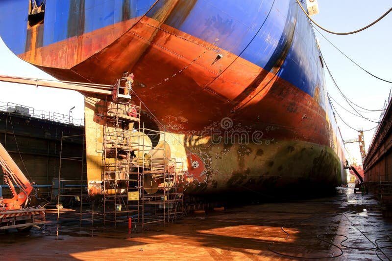 Reparar aletas foto de archivo. Imagen de nave, soldador - 27026802