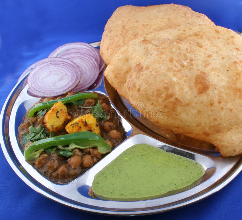 Repas Indien De Plateau Avec Du Pain Et La Sauce Photo stock - Image du ...
