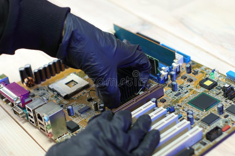 Replacement of the Chipset Cooling System from the Computer Motherboard ...