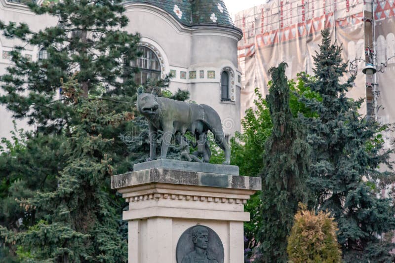 Replica of the Roman she-wolf Statue at Prefecture of Mures, Romania ...