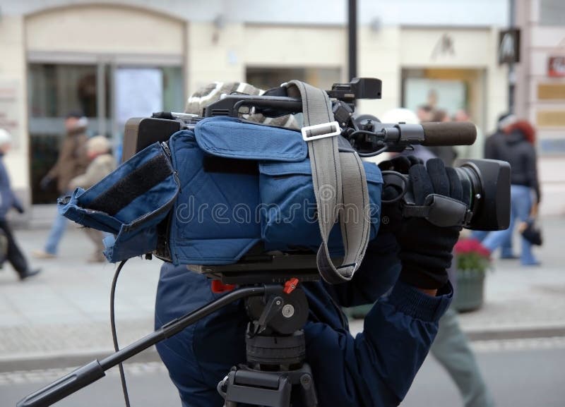 2,377 Reporter Outdoor Stock Photos - Free & Royalty-Free Stock Photos ...