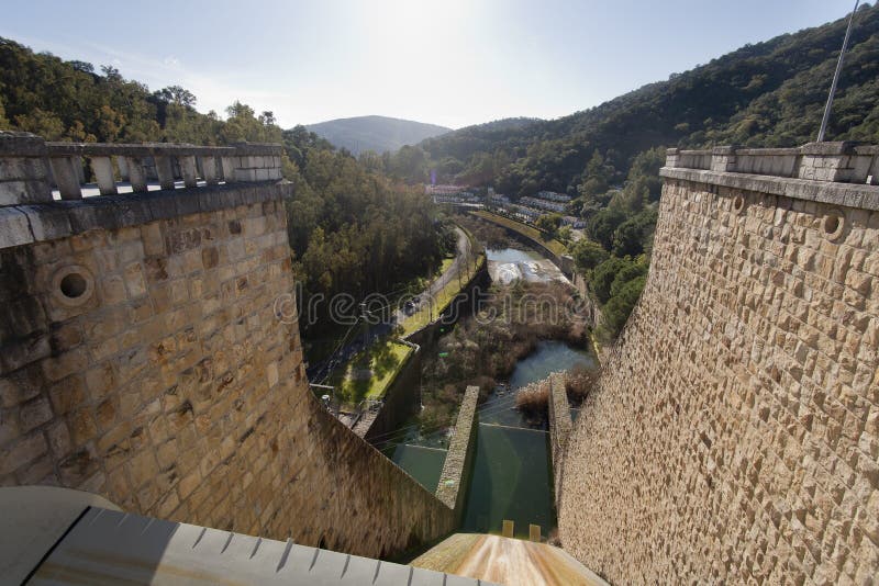 Represa imagem de stock. Imagem de hidroelétrica, potência - 28864995