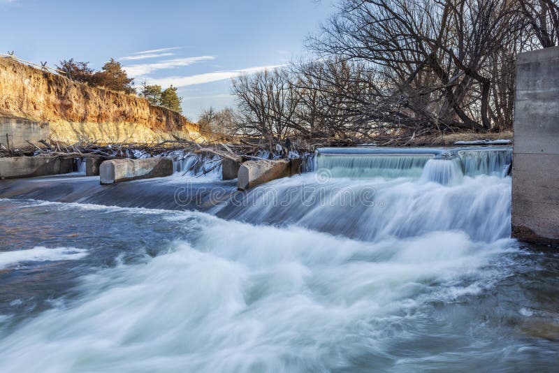 Represa Da Diversão Do Rio Em Colorado Foto de Stock - Imagem de ...