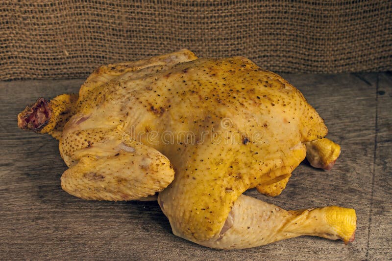 Res Muerta De La Gallina En Un Tablero Imagen de archivo - Imagen de ...