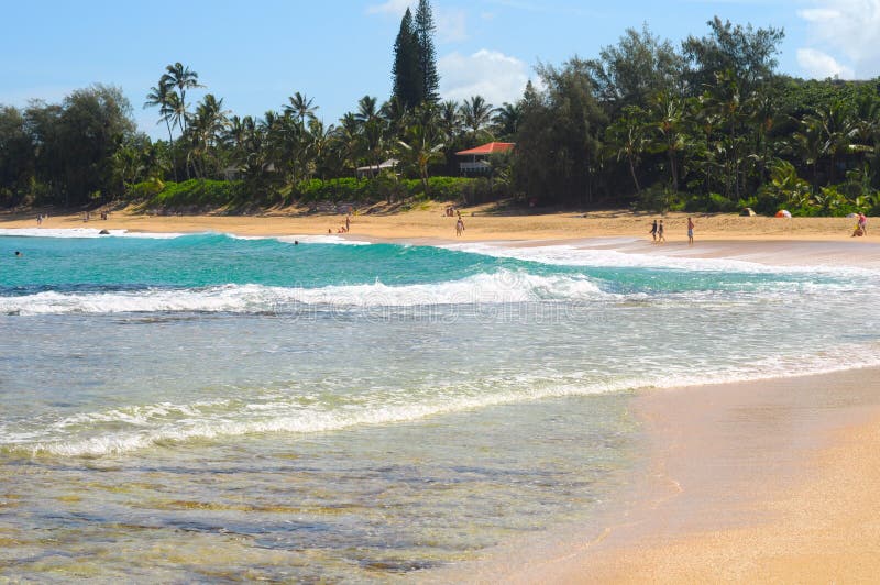 Resaca De La Playa De Haena Imagen de archivo - Imagen de onda, isla ...