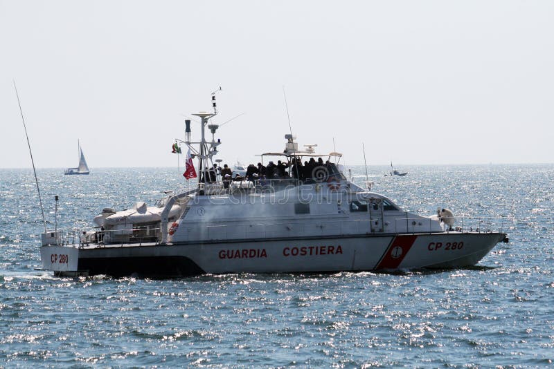 Rescue boat editorial image. Image of guard, sailing - 31991585