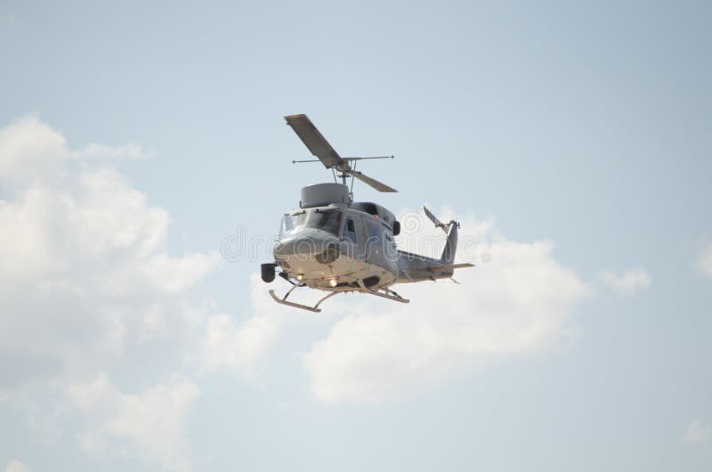 Helicopter bell uh 1 editorial photo. Image of flying - 91464966