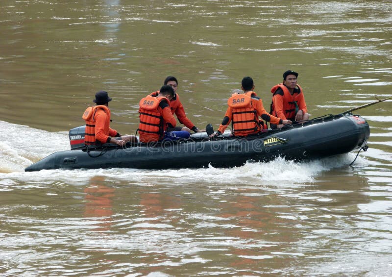 Rescue editorial stock photo. Image of vehicle, crew - 67724128