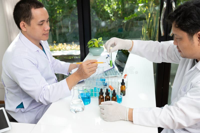 Research and Development Concept, Laboratory Scientist Working at Lab ...