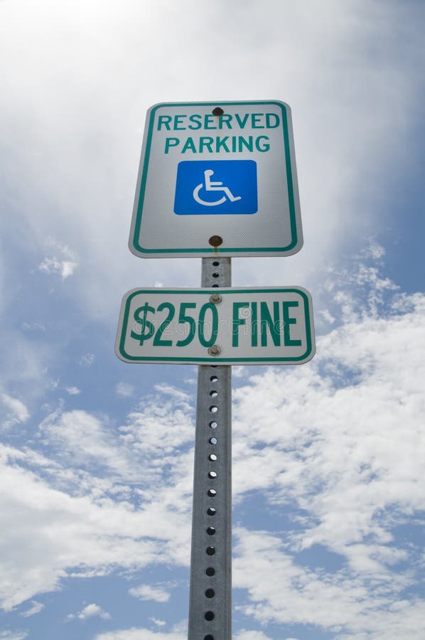 Reserverad Parkering För Handikapp Mycket Fotografering för Bildbyråer ...