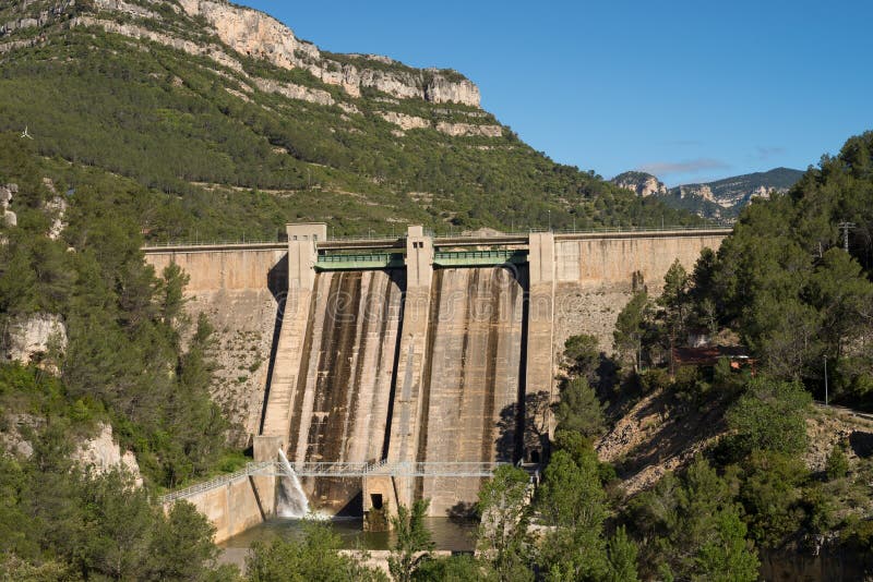 Reservoir dam stock image. Image of wall, forest, hills - 31533481