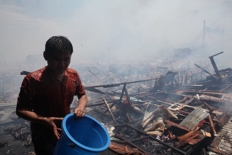 Residential Fires Aftermath Editorial Image - Image of residents, homes ...