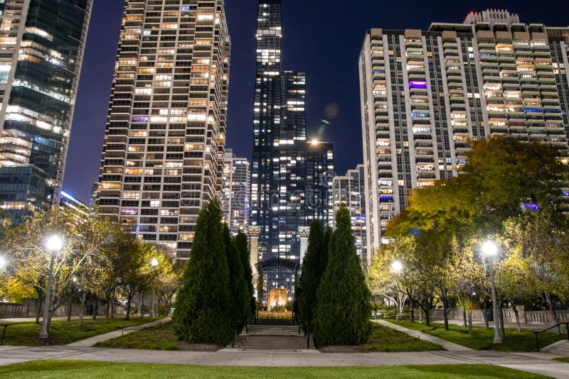 Residential Skyscraper at Night Stock Photo - Image of loop, downtown ...