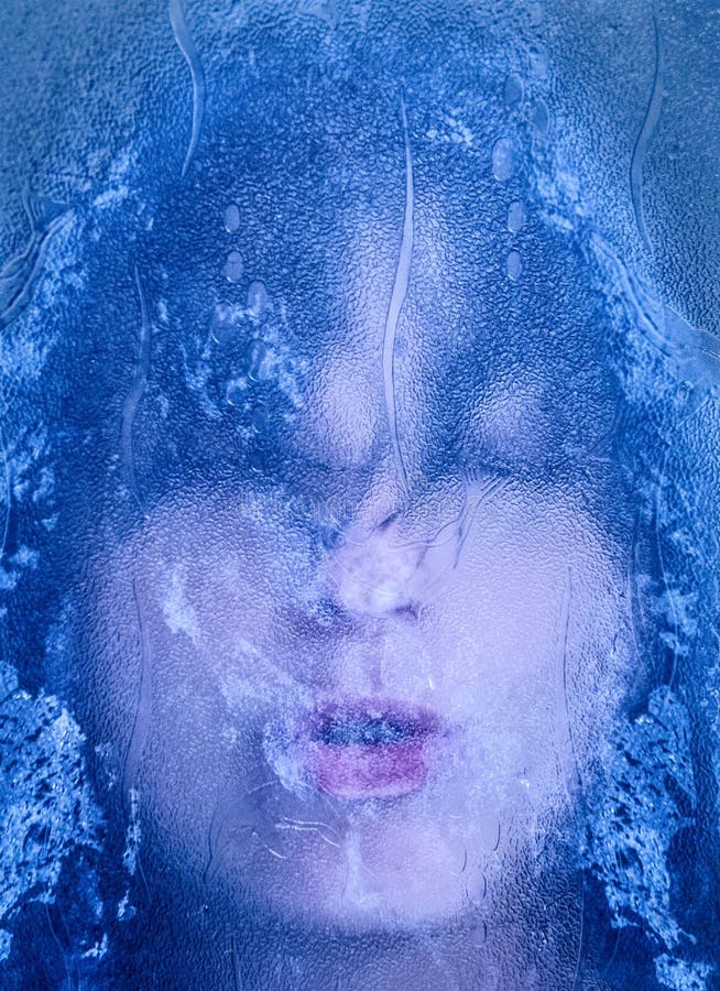 Respiración escarchada imagen de archivo. Imagen de nieve - 28078785