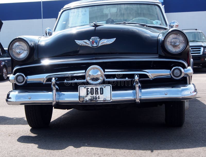 Ford Antigo Restaurado De 1954 Com Transmissão Ford-O-Matic Imagem de ...